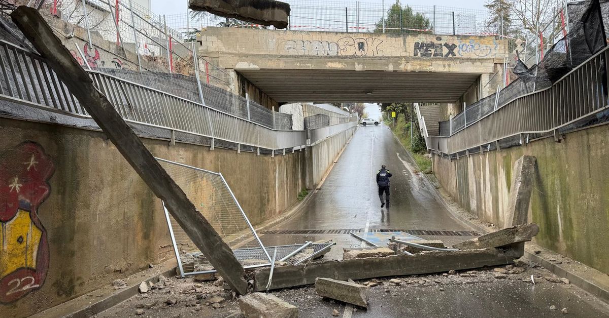 A bridge in La Garriga collapses due to the R3 roadworks