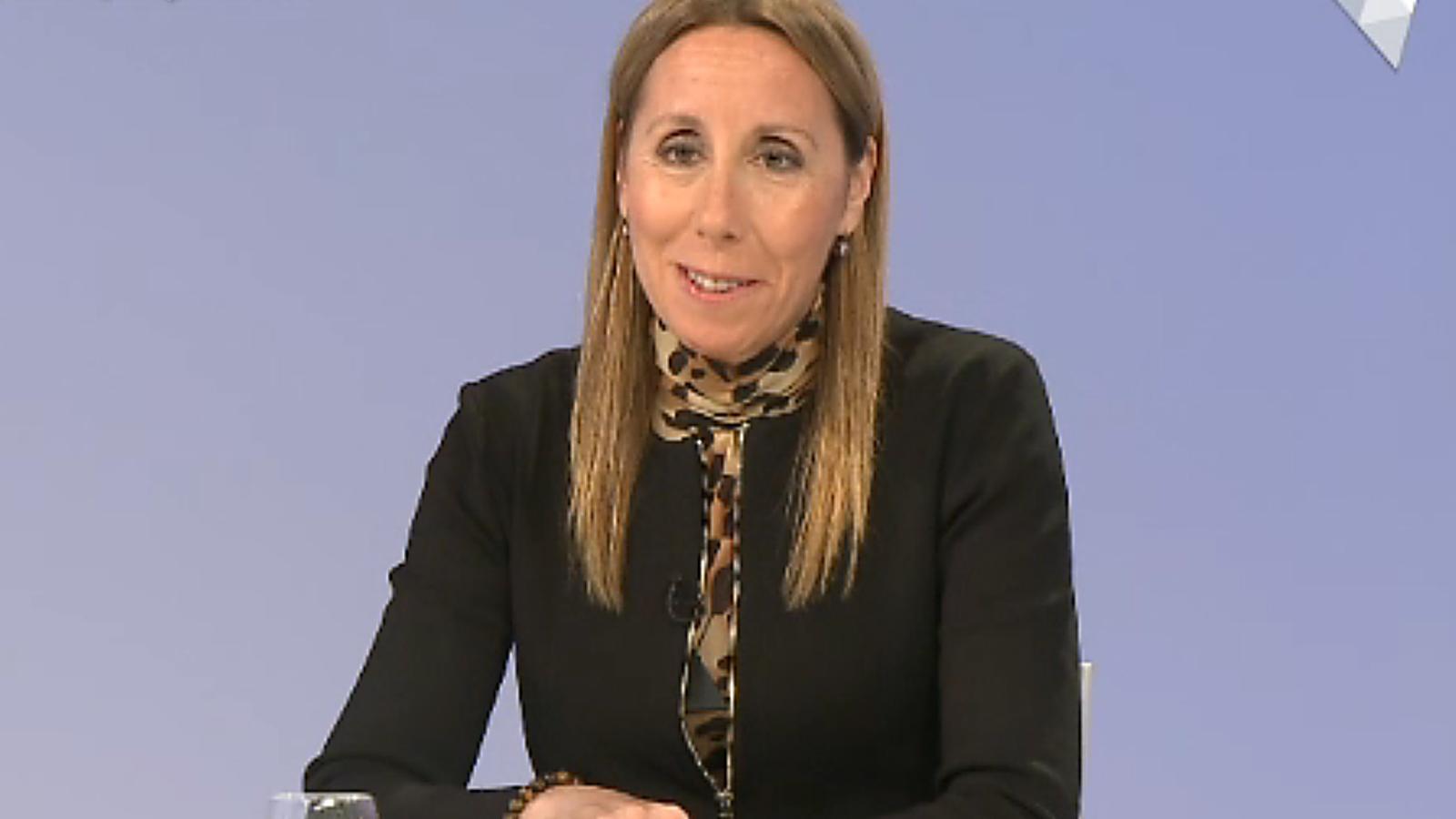 Bonet diu que continua sent consellera per acabar la feina i "no per ...