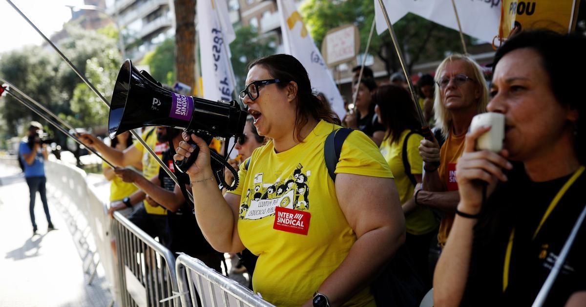 Vaga de docents 27 maig 2026 | Educació i sindicats majoritaris arriben ...