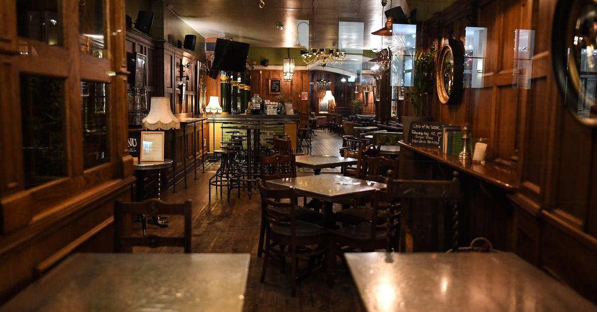 La campana de ‘last orders’ pot sonar per últim cop en molts pubs