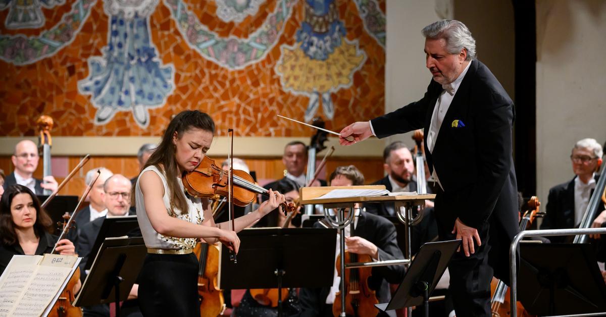 Colors of Slavic classics with the Slovak Philharmonic at the Palau de ...