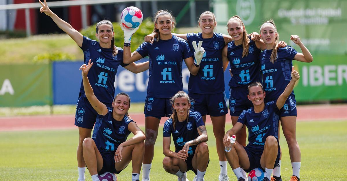 Historic agreement: women's national football team achieves wage equality