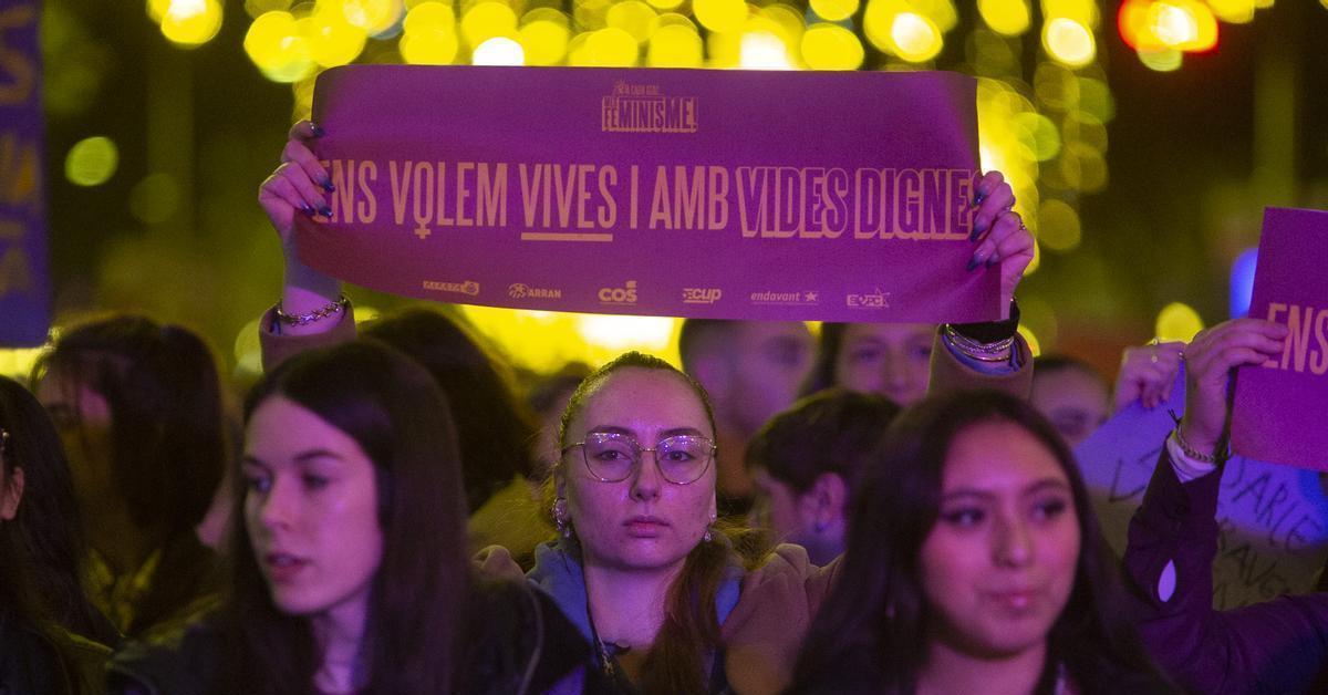 Mor la dona que va ser violada i retinguda durant dotze dies per la ...