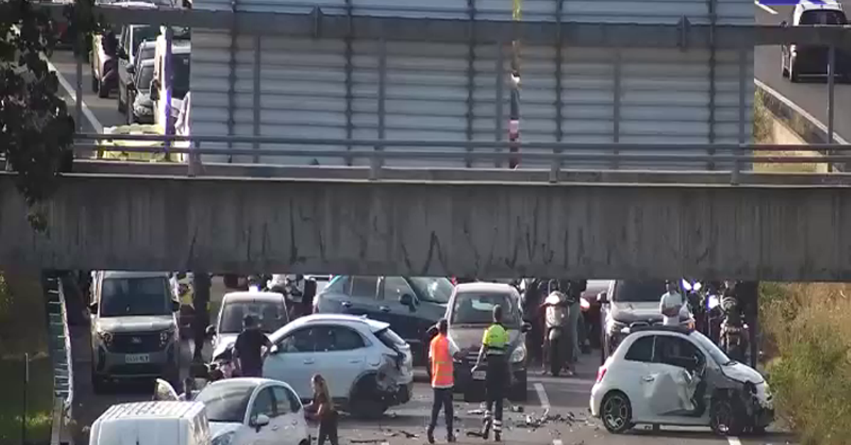 The C-58 between Ripollet and Montcada i Reixac is cut off due to an ...