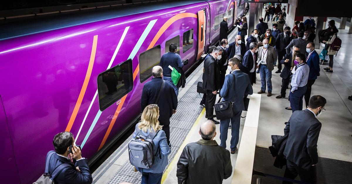 Passengers evacuated from another damaged high-speed train at El Prat