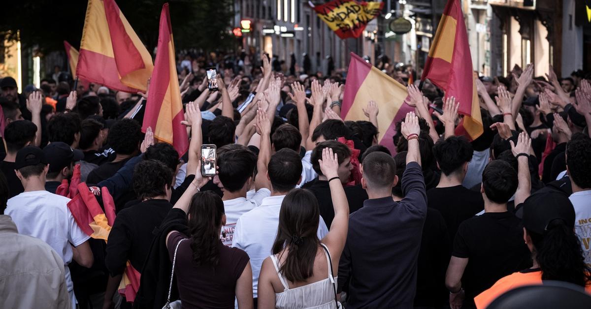 L'aniversari de la mort de Franco envalenteix els neofeixistes