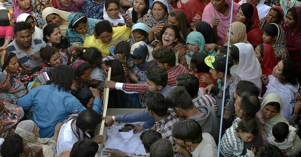 Dol per l’atemptat suïcida amb més de 70 morts al Pakistan