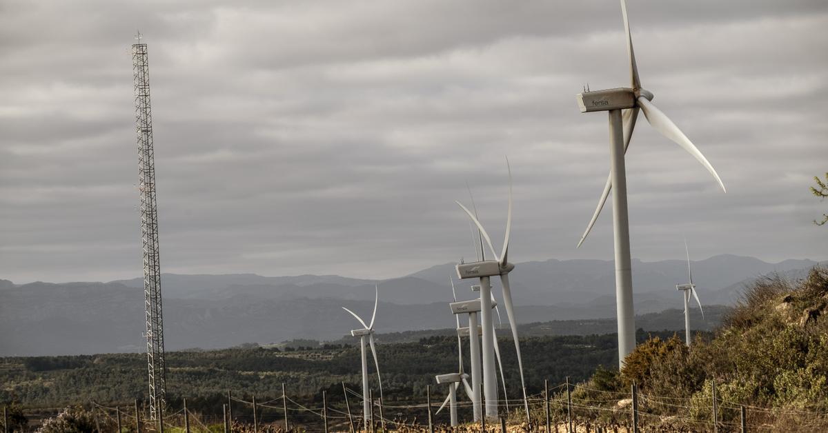 El parc eòlic de les Colladetes inicia una nova etapa i obre la ...