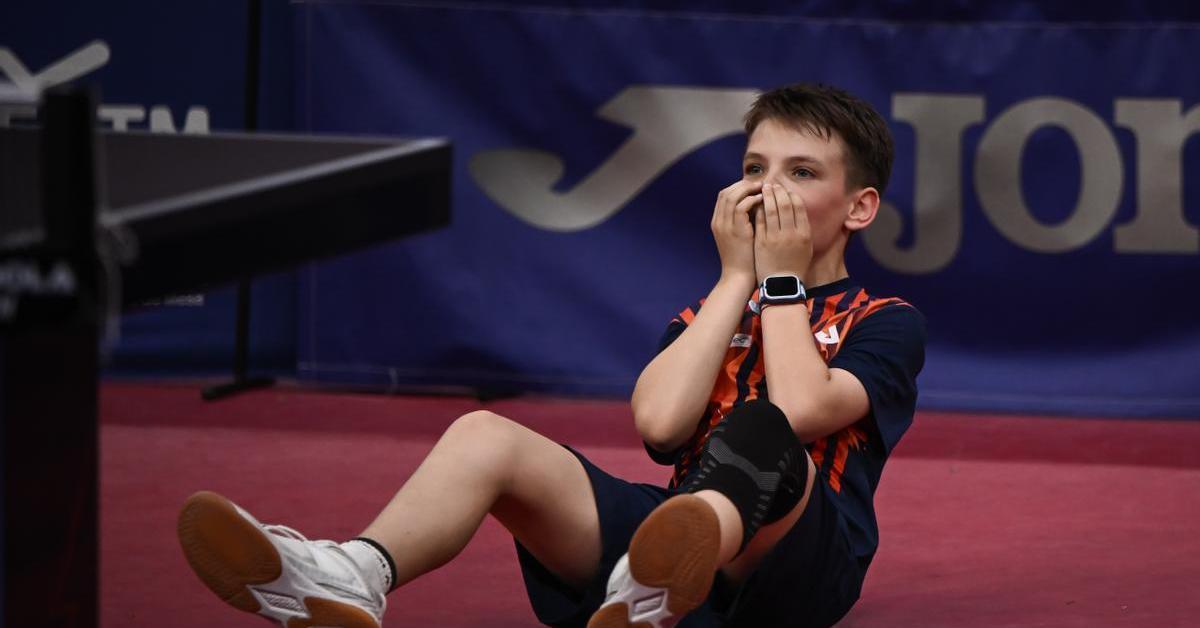 The 11-year-old Catalan boy who beats adults to become champion