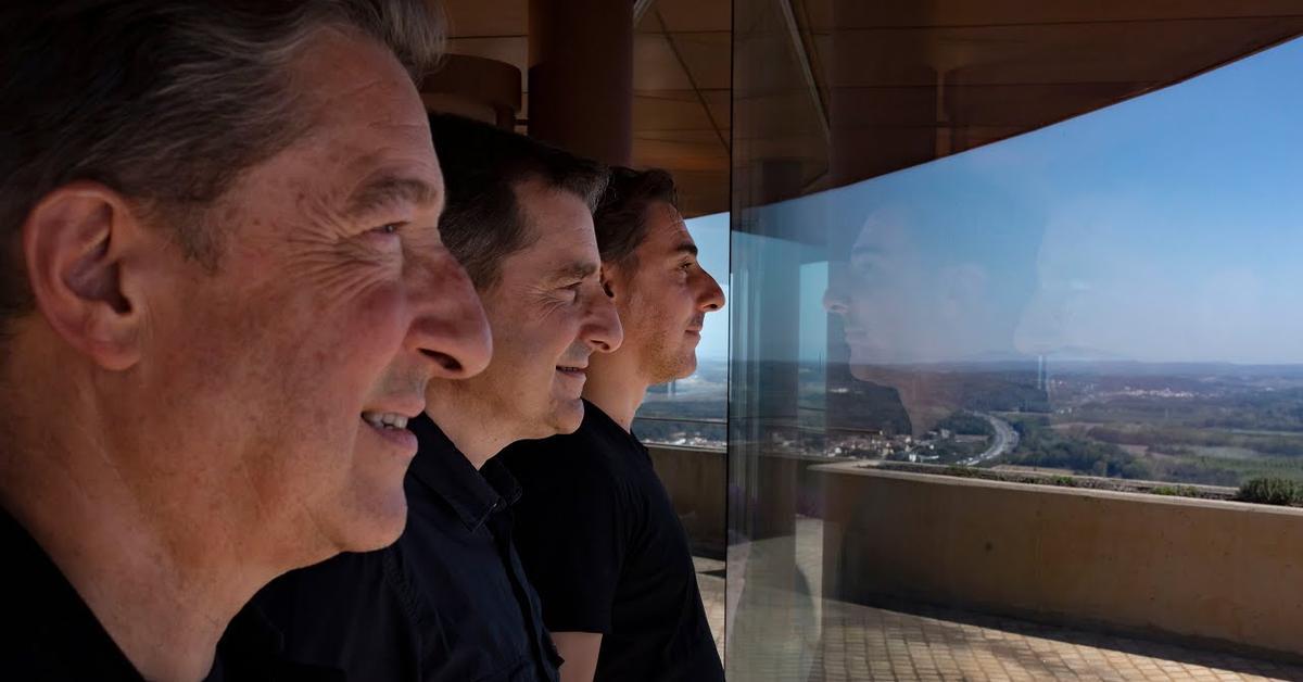 Entrevista als germans Roca des del castell de Sant Julià de Ramis ...