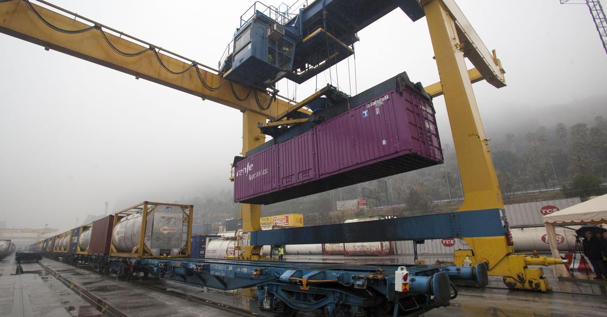 Rail chaos blocks goods from the ports of Barcelona and Tarragona