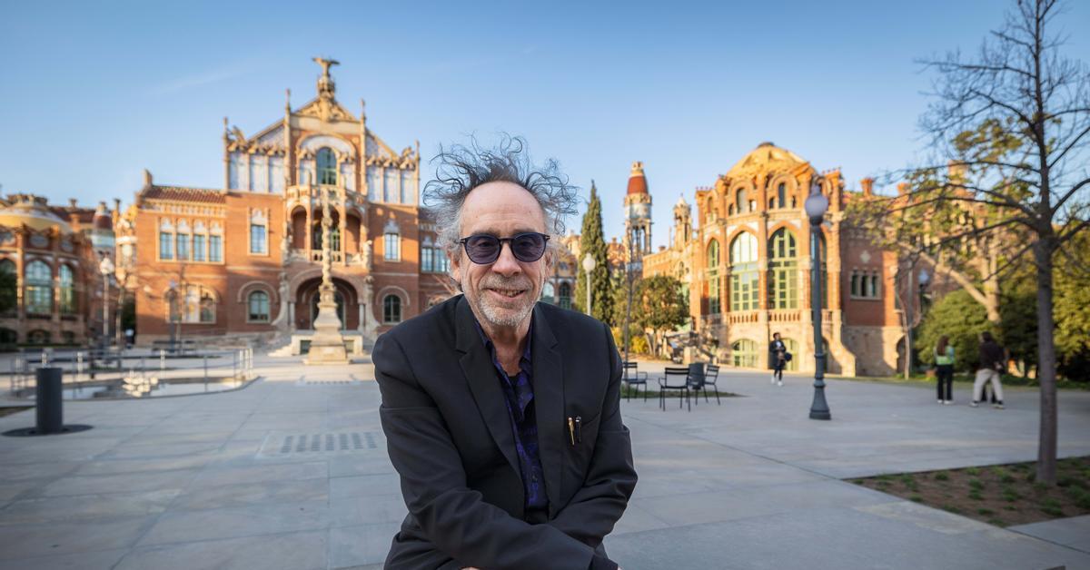 Tim Burton en Barcelona: el cineasta inaugura su exposición inmersiva