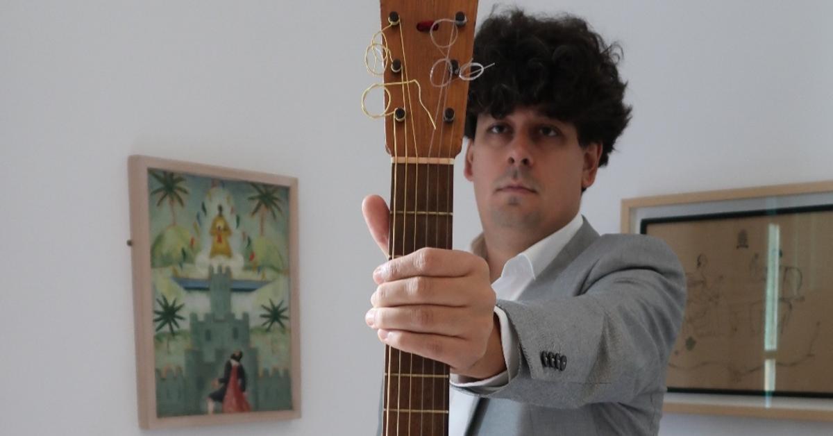 Samuel Diz Grava Una Obra Inèdita De Baltasar Samper Amb La Guitarra