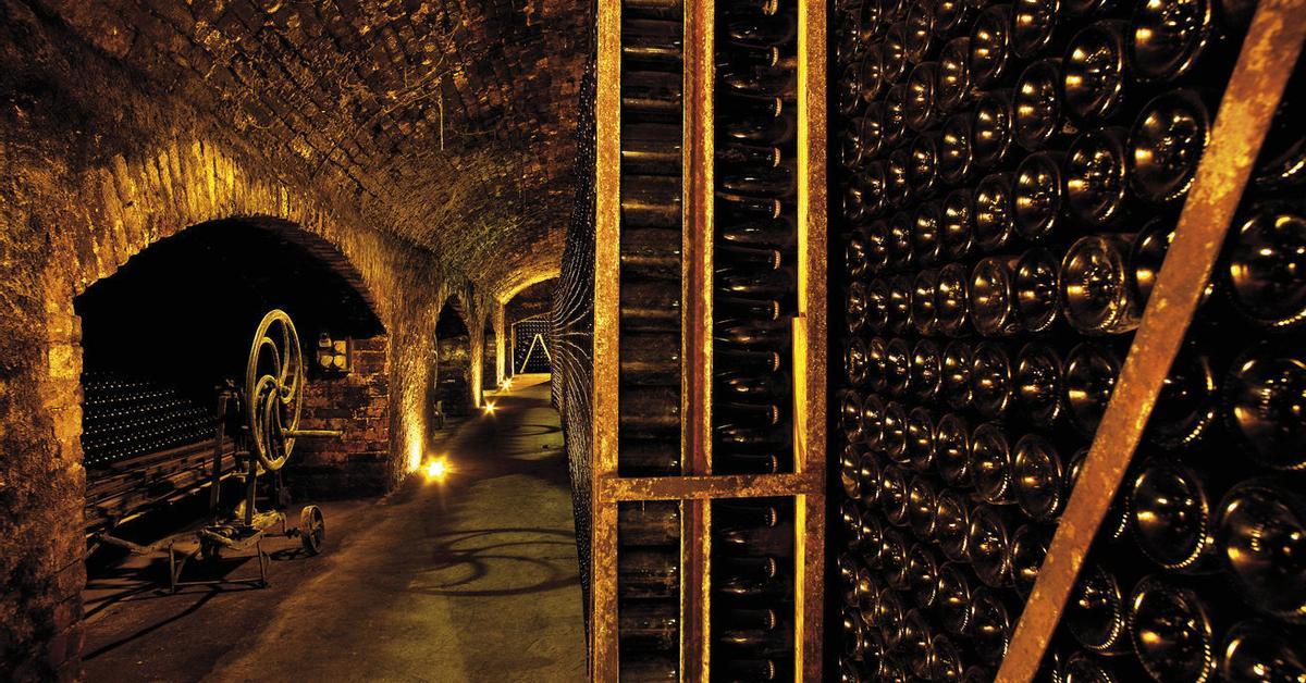 A DO Cava in low hours prepares to choose a new president