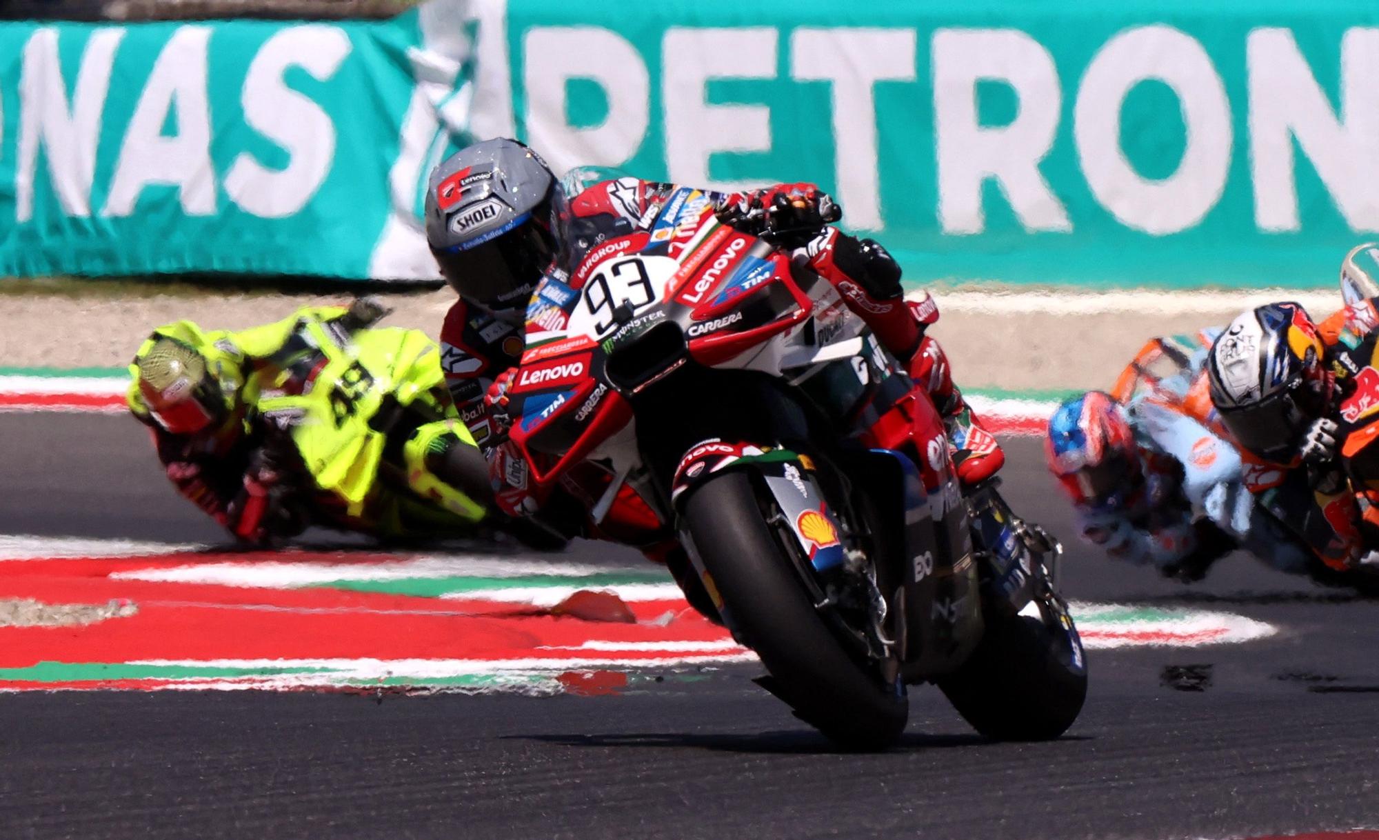 Bezzecchi provoca l'eufòria italiana a Mugello i Marc Márquez acaba en ...