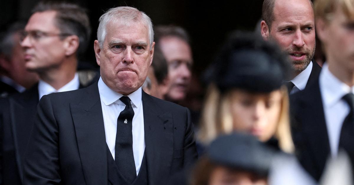 El gobierno británico sobre el ex príncipe Andrés: "Groller, arrogante ...