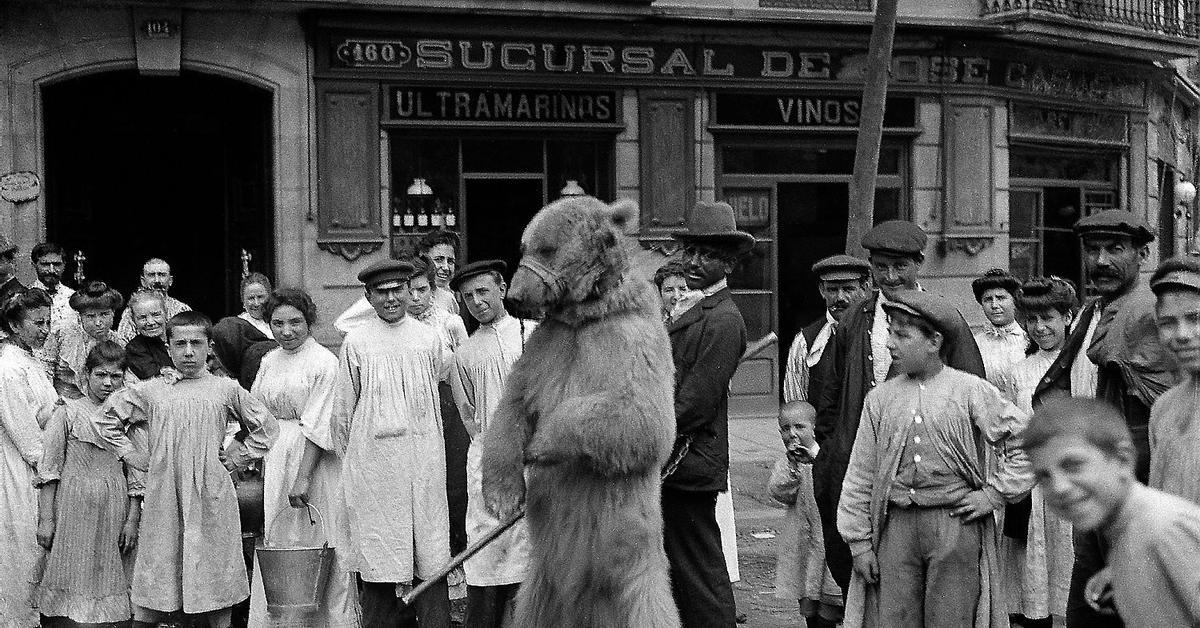 Feres, acròbates i cavalls: dos segles de circ a Barcelona