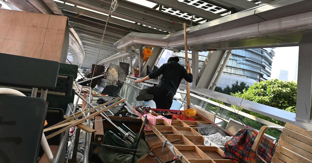 Hong Kong: de les barricades a buscar refugi als centres comercials