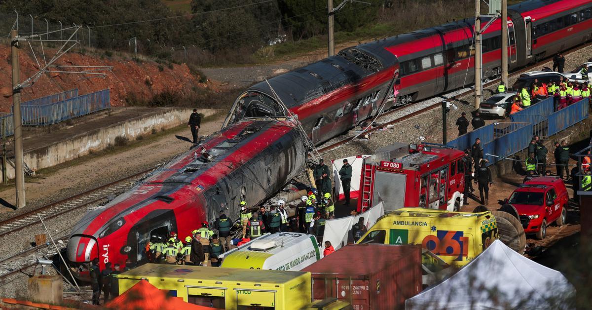 Work begins to resume the high-speed rail line after the Adamuz accident