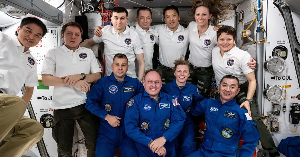 Per primer cop la NASA fa tornar astronautes de l'Estació Espacial ...