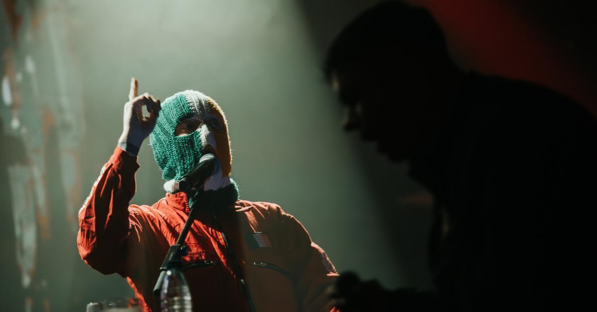 Kneecap fan bullir l'olla de l'orgull irlandès més gamberro a l'Apolo