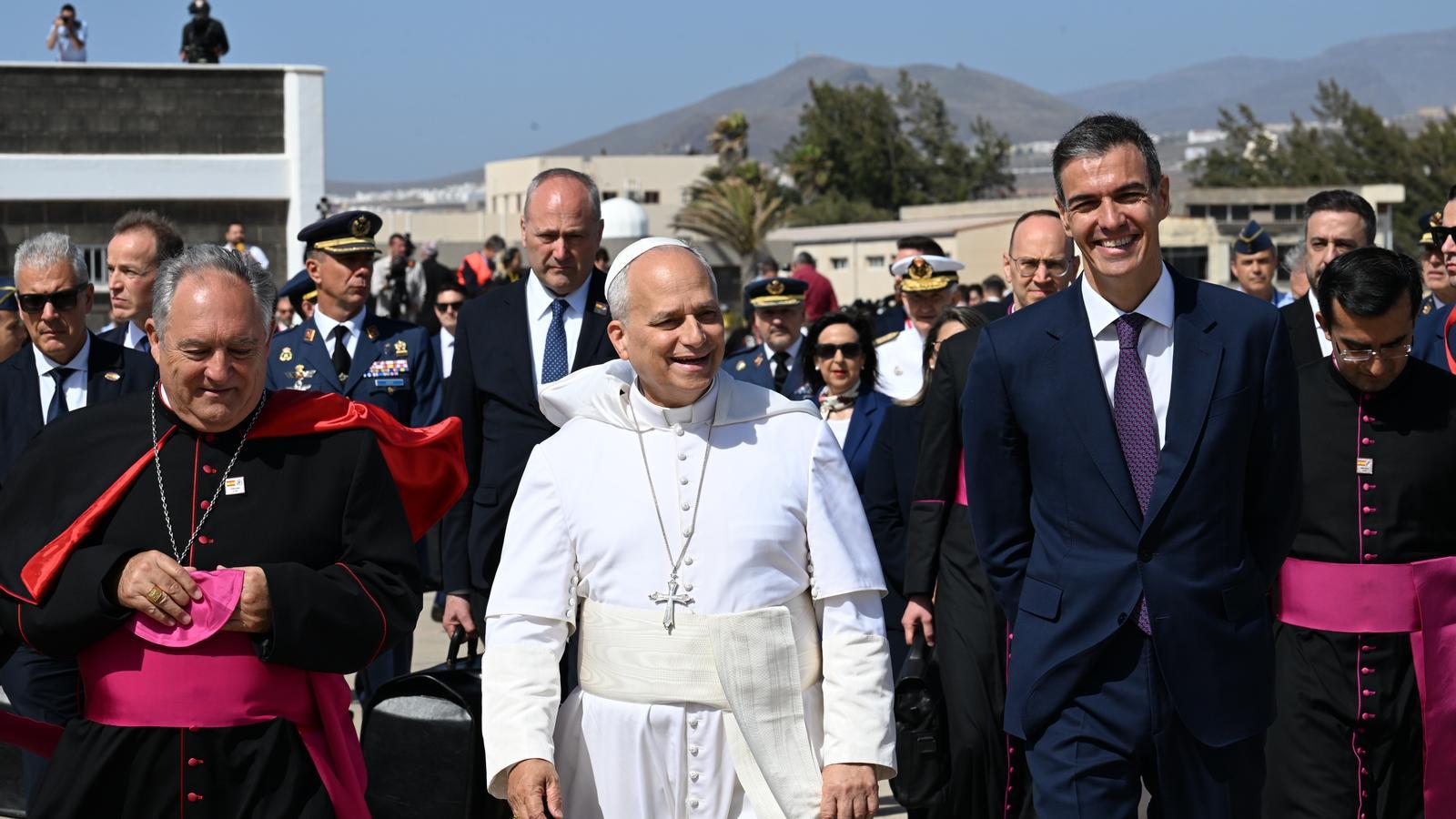 Who wins and who loses with the Pope's visit