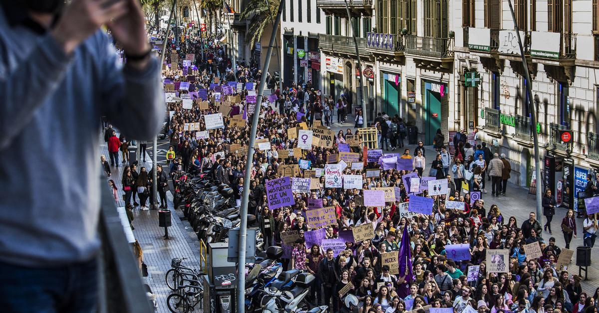 How to attract young people to feminism?